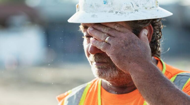 First-aid Care: Eye Injuries | WorkCare